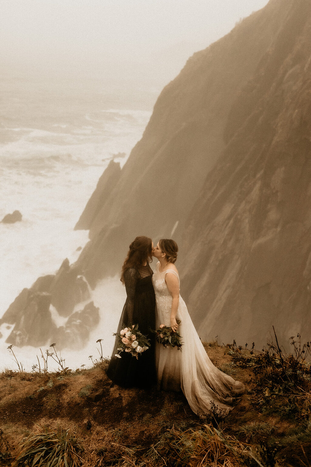 What is An Elopement? How They Differ From Big Weddings