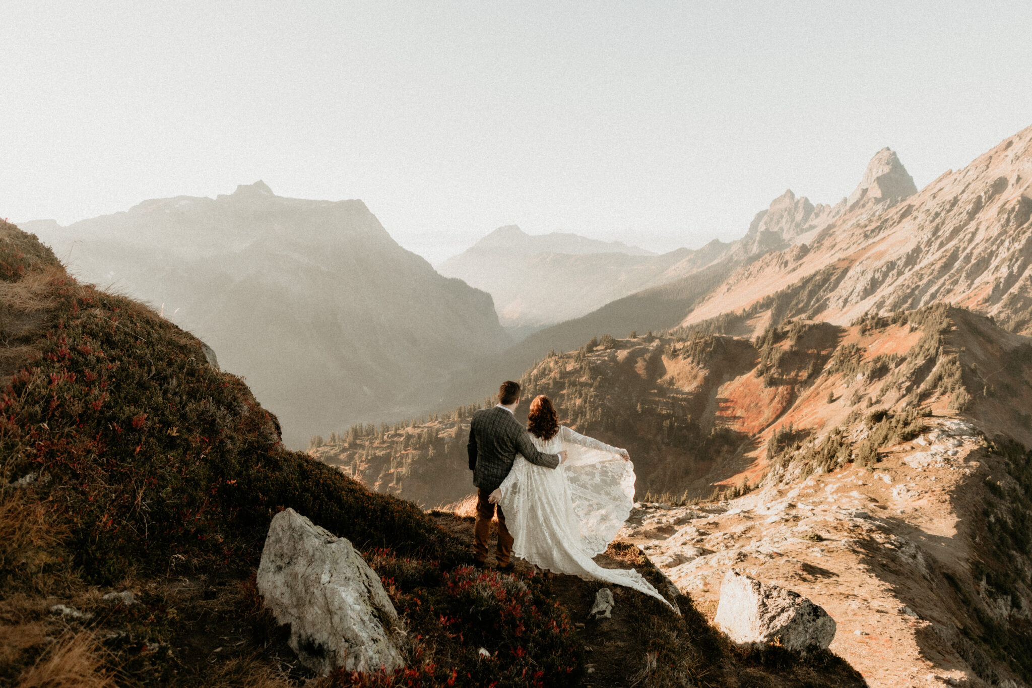 What is An Elopement? How They Differ From Big Weddings