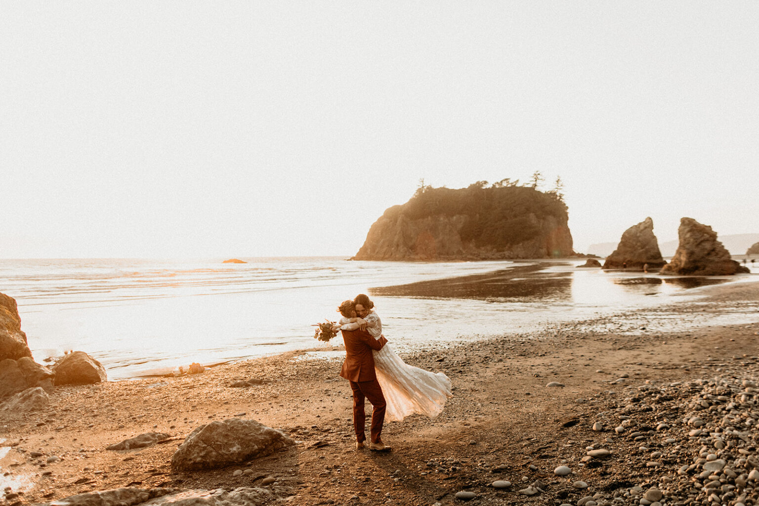 The 5 Best Beach Elopement Locations in the PNW - breeannalasher.com